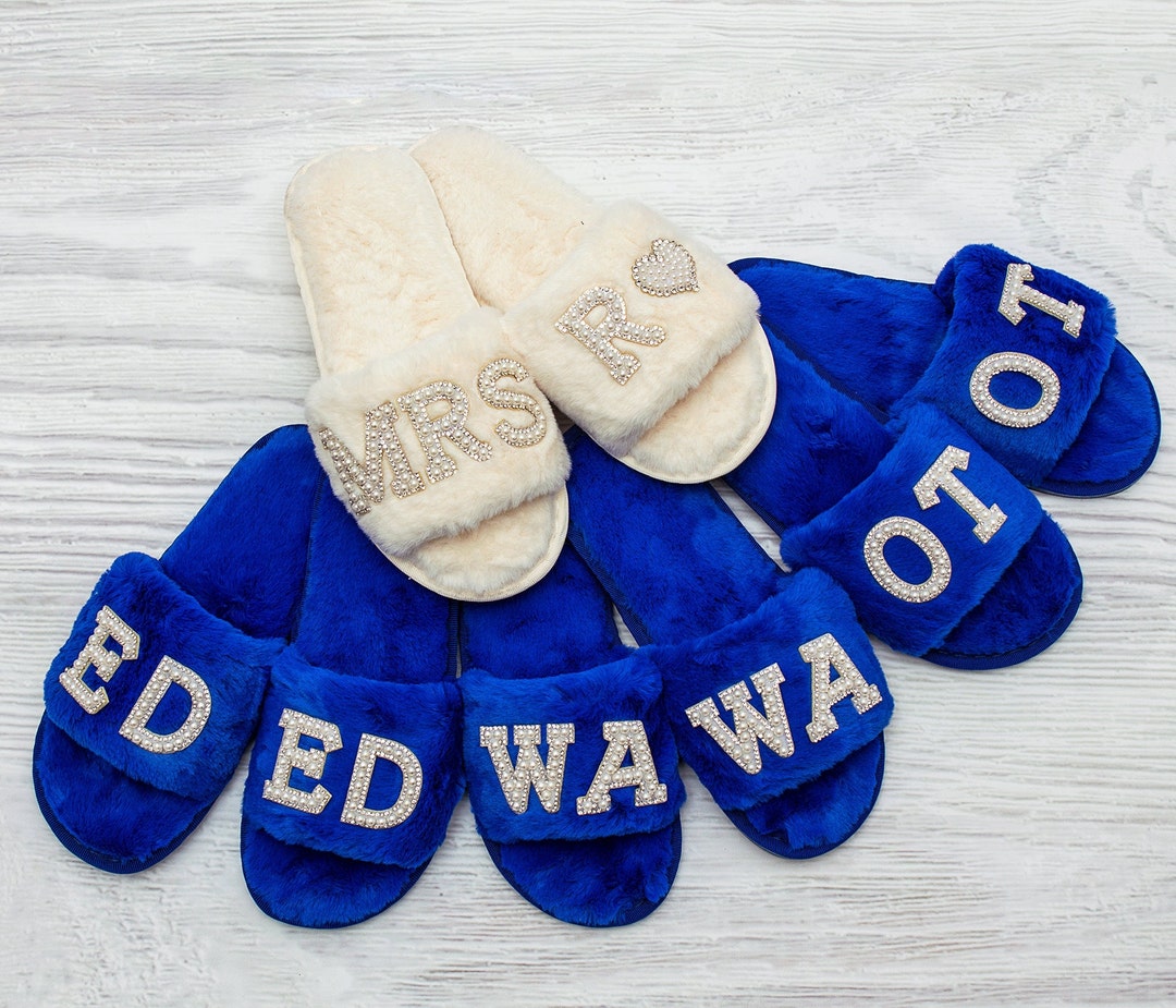 Custom Fluffy Slippers: Bridal Party Pearl Initial Slippers - Etsy
