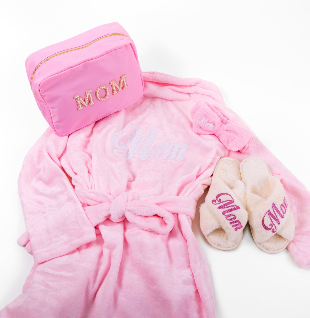Personalized Mom Gift Box: Plush Bathrobe, Slippers & Cosmetic Bag - Etsy