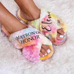 Fluffy Bridesmaid Slippers: Customized Bachelorette Party Gift - Etsy
