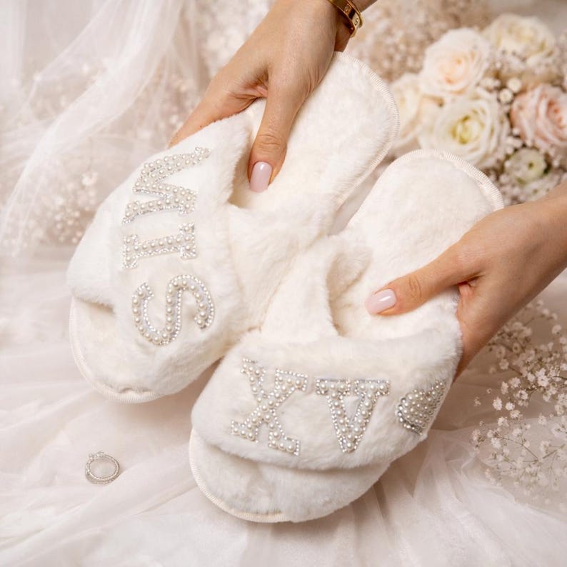 Personalized Quinceañera Slippers, Sweet 15 Gift for Quinceañera ...