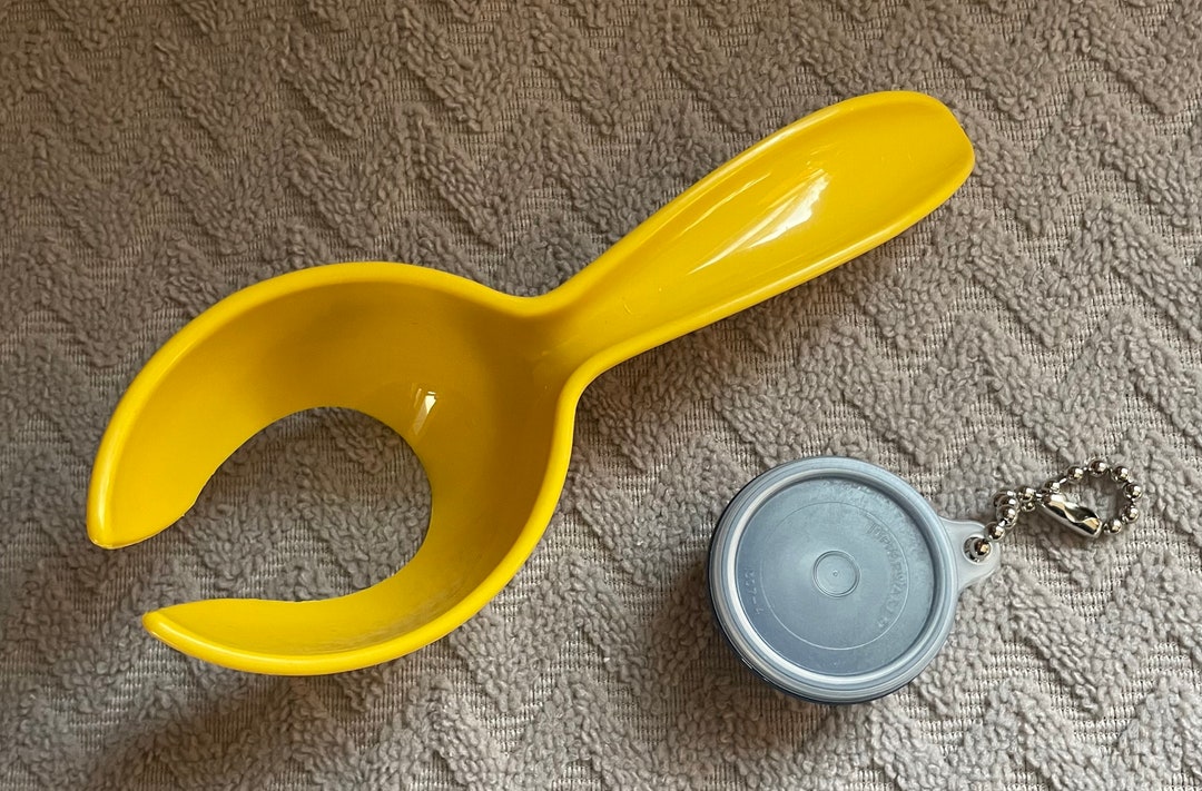 Tupperware Yellow Egg Lifter 1334 & Blue Tupperware Keychain - Etsy