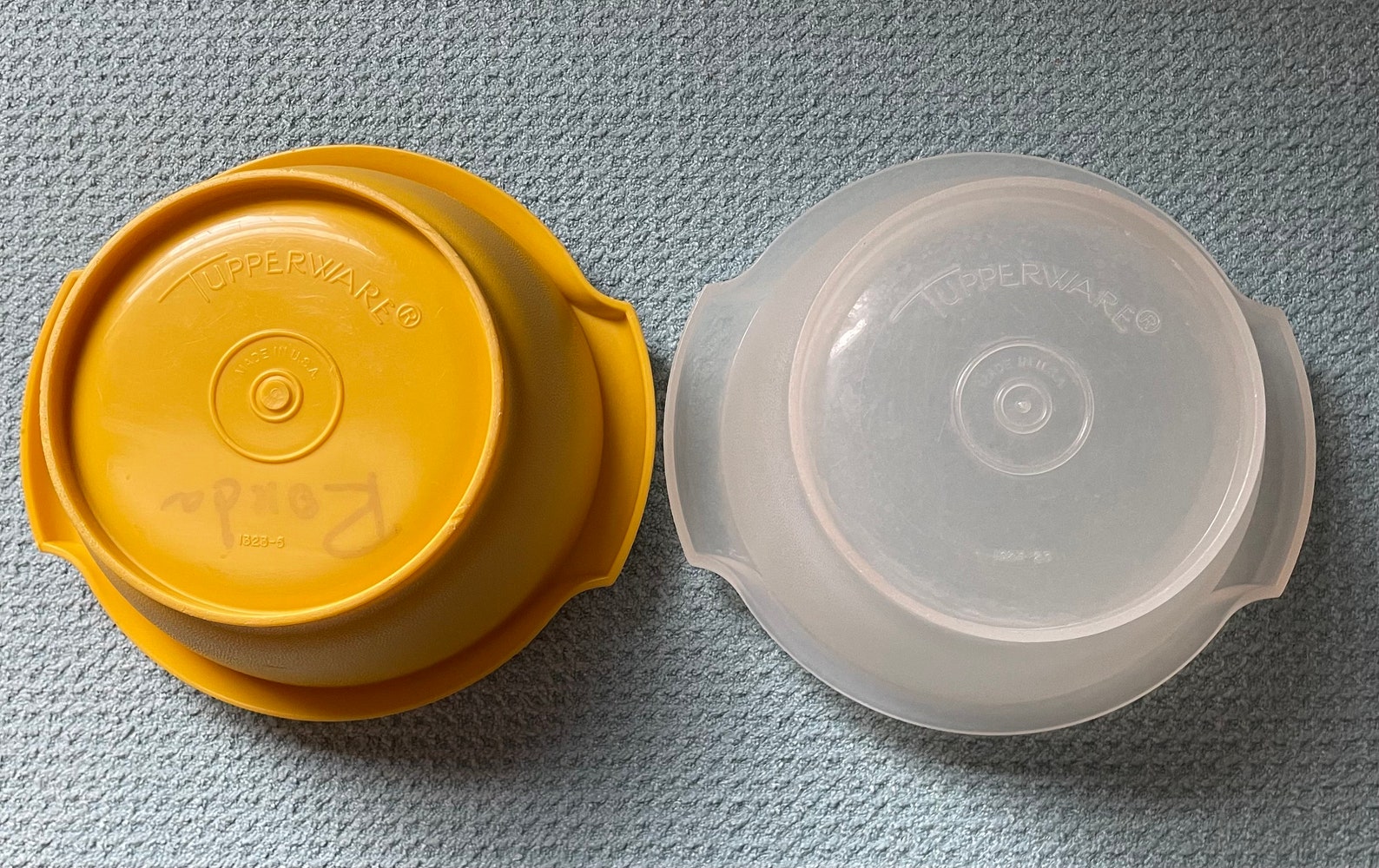 Vintage Pair of Tupperware Bowls 1323 - Etsy