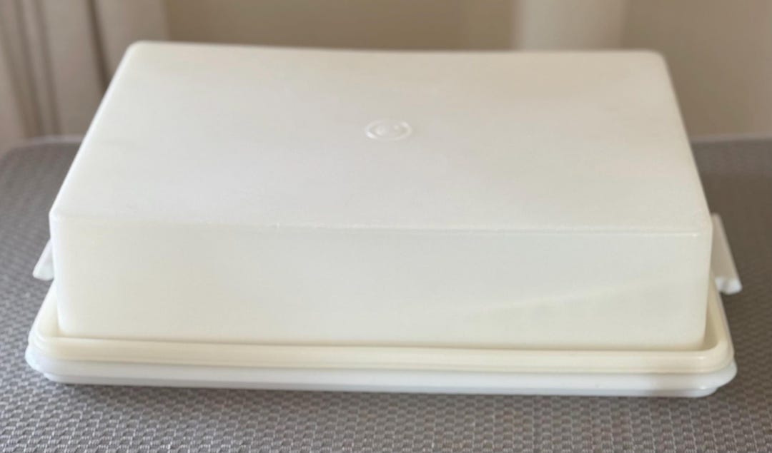 Vintage Tupperware Rectangular Cake Taker 622 - Etsy