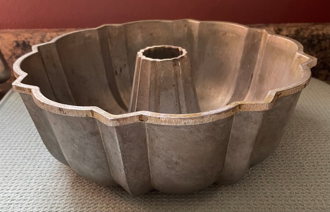 Vintage Bundt Pan - Etsy