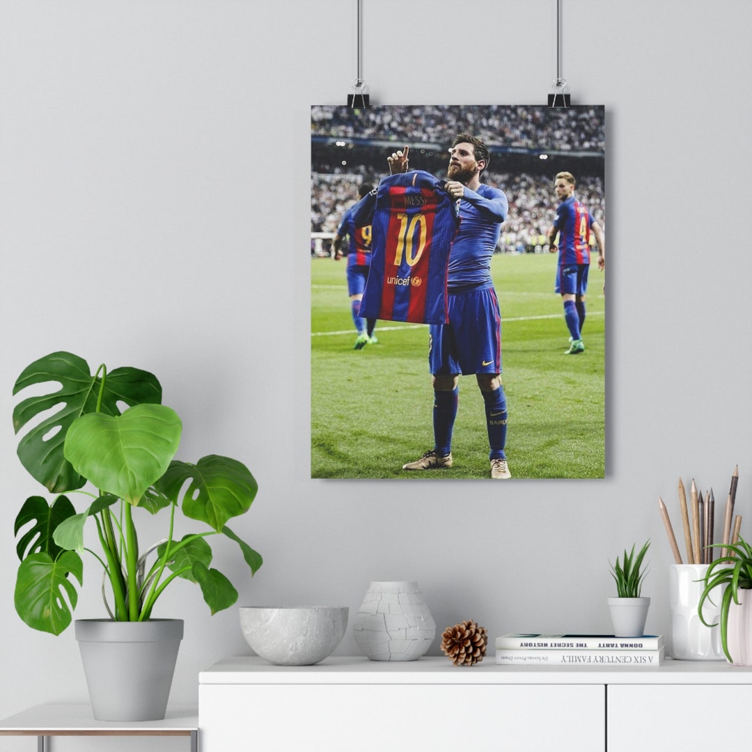 Lionel Messi Holding Shirt 10 Paper Poster - Etsy