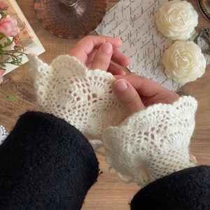 Handmade Knitted Embroidered Mittens adjustable Lace Gloves Embroidered ...