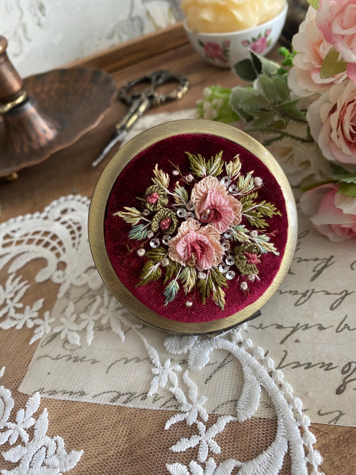 Embroidered Vintage 3D Roses Hand Mirror / Antique Vintage Unique ...