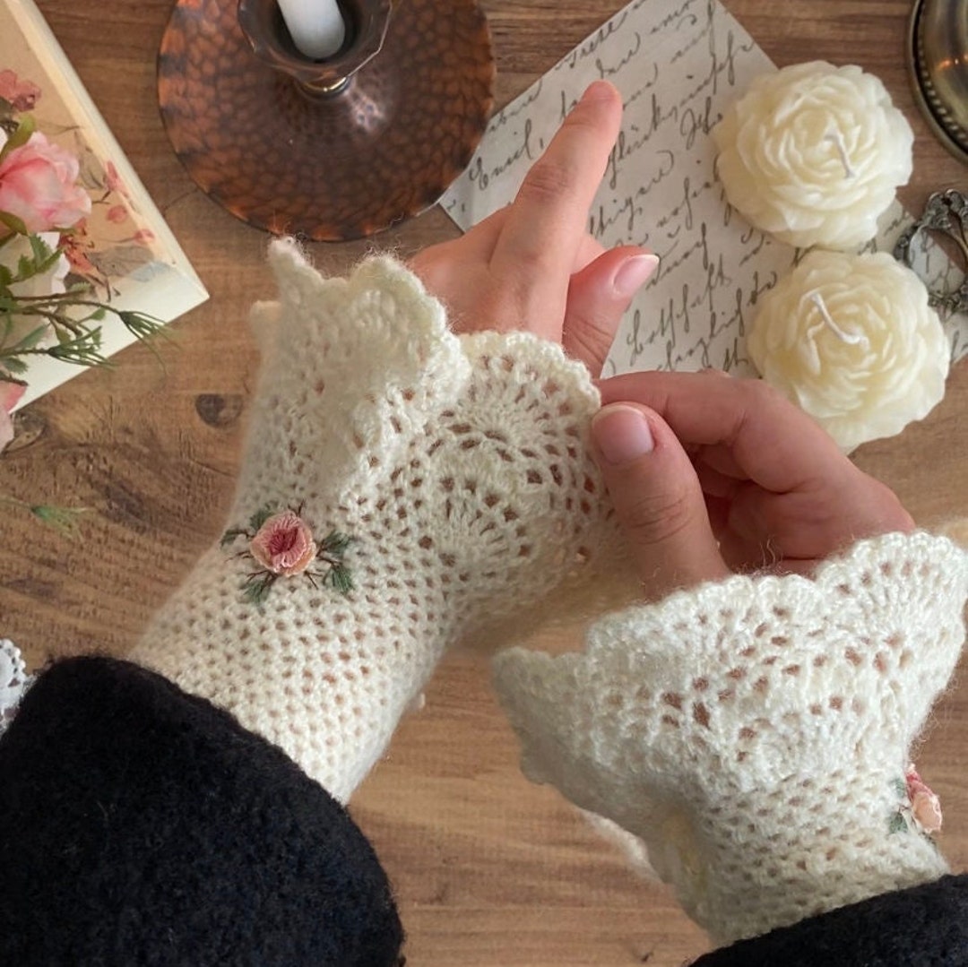 Handmade Knitted Embroidered Mittens adjustable Lace Gloves Embroidered ...