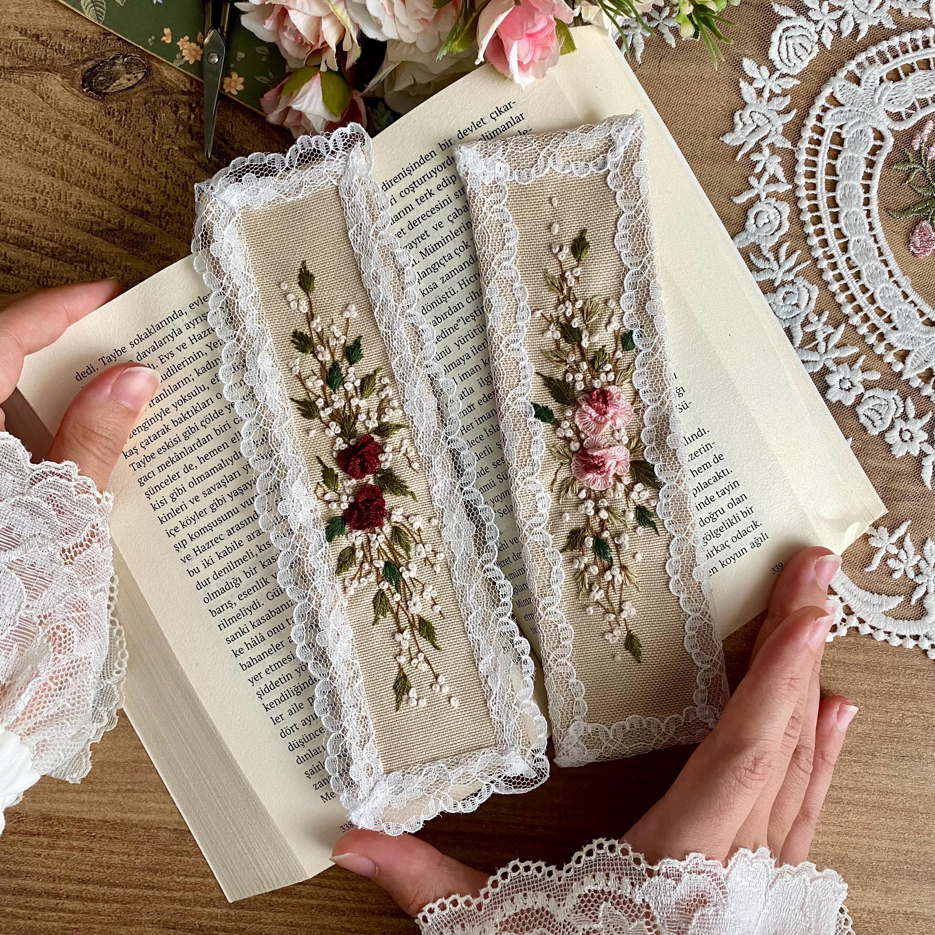 Vintage Embroidered 3D Roses Floral Bookmark / Embroidered Special Gift ...