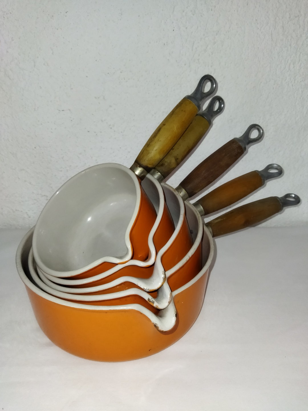 LE CREUSET 5 Old Professional Pans in Enamelled Cast Iron in Orange ...