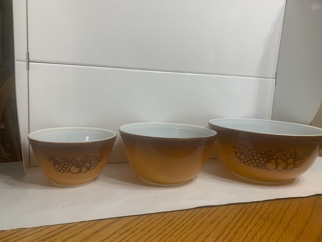 Pyrex Nesting Mixing Bowls in the Old Orchard Pattern Set of 3 - Etsy