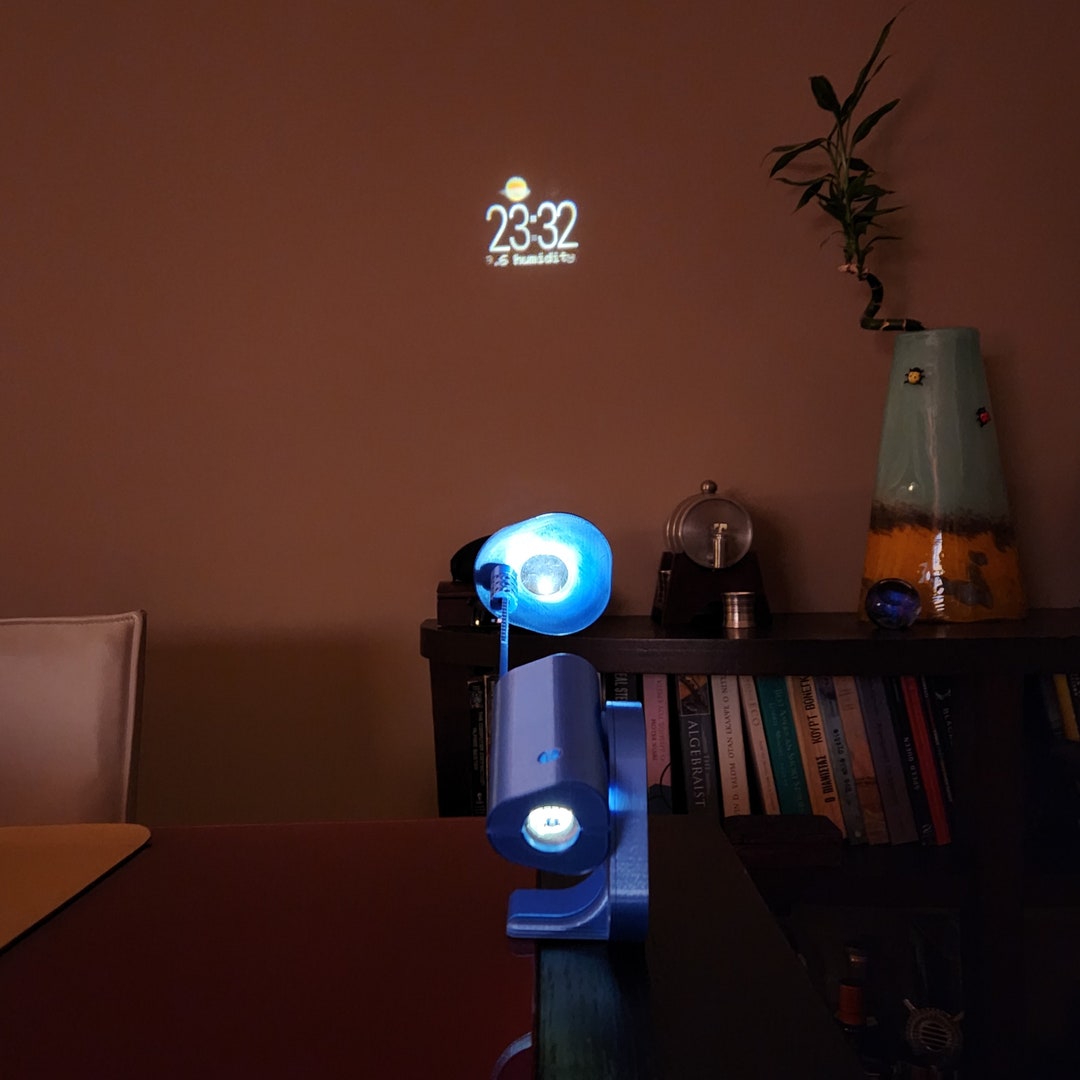 Projection Clock Daylight Color Projection on Wall or Ceiling, Wifi for ...