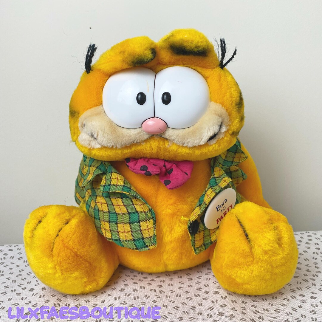 9" 1981 Garfield Soft Toy Plushie Born to Party VGC - Etsy