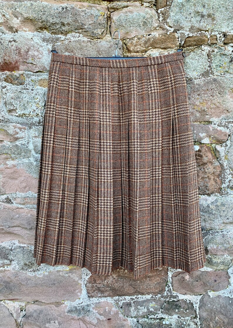 Traditional Classic Vintage Ladies Pleated Scottish Country Skirt or ...