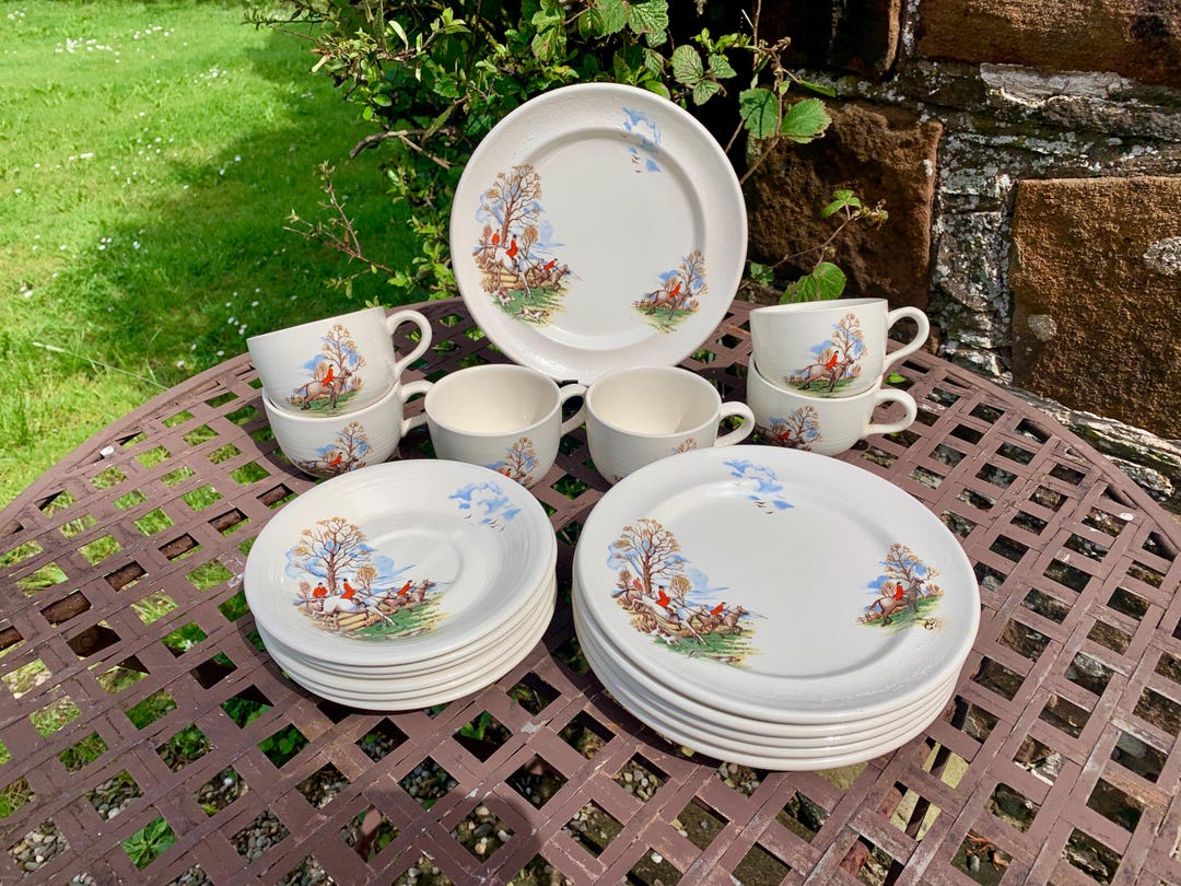 HUNTING TEA SERVICE - Featuring English Fox Hunting Scene With Horses ...