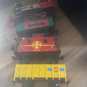 ECHO the Classic Rail Train Set Battery Powered Christmas Under the ...