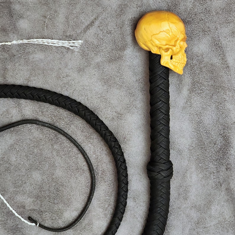 Skull Mini-bullwhip 3-ft Long, Mini Paracord Bullwhip, 5 Handle/12 ...