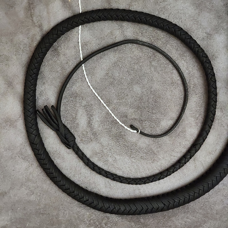 Skull Mini-bullwhip 3-ft Long, Mini Paracord Bullwhip, 5 Handle/12 ...