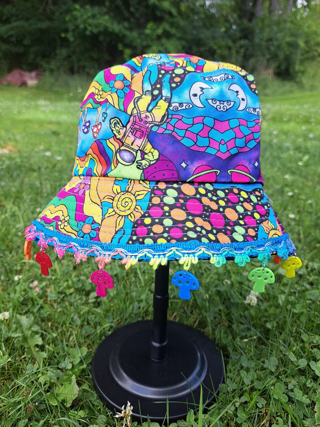 Trippy Space Mushroom Bucket Hat / Festival Hat / Rave Hat With Charms ...