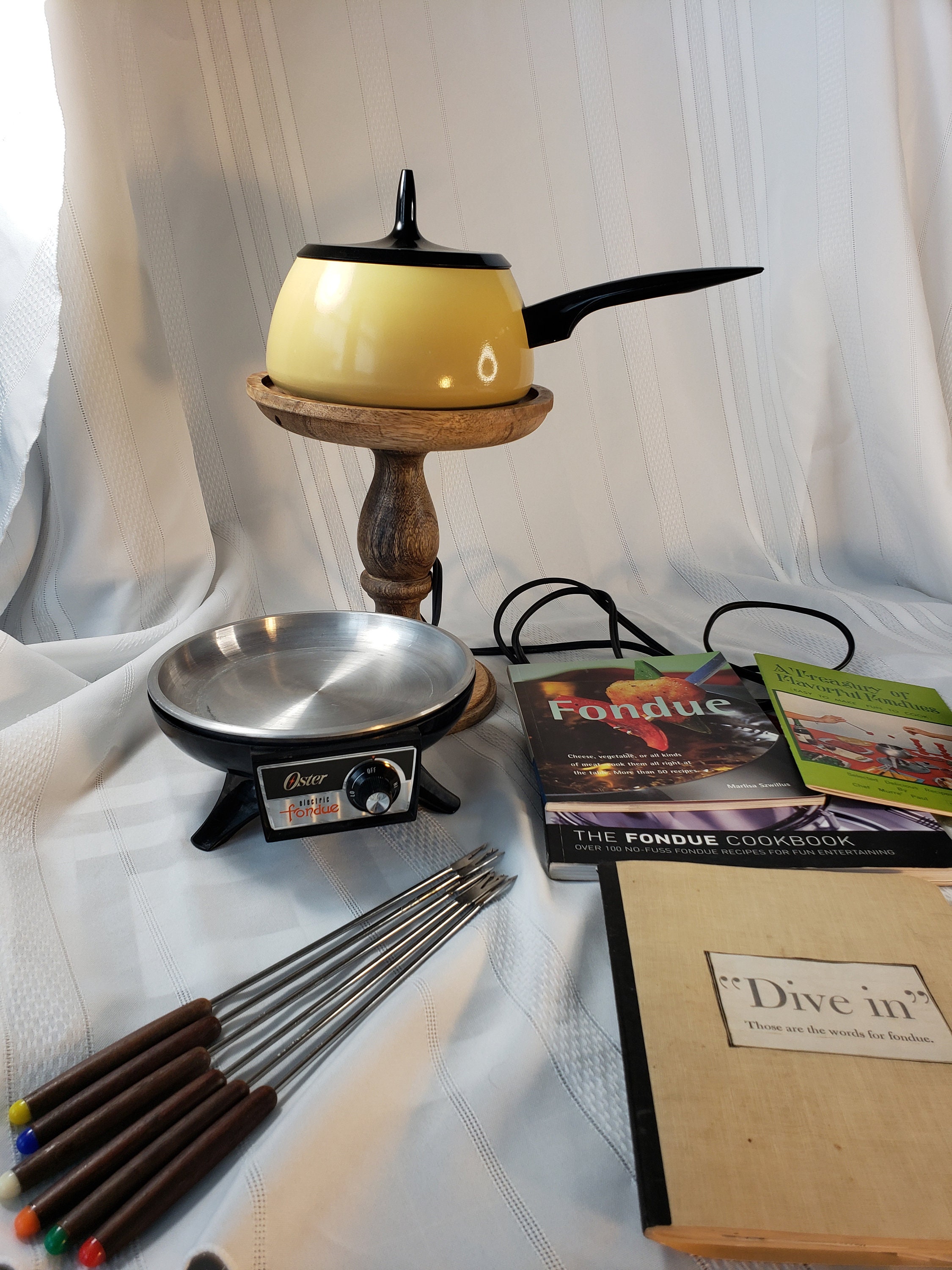 Vintage Electric Oster Fondue Pot, Fondue Forks, and 4 Cookbooks - Etsy