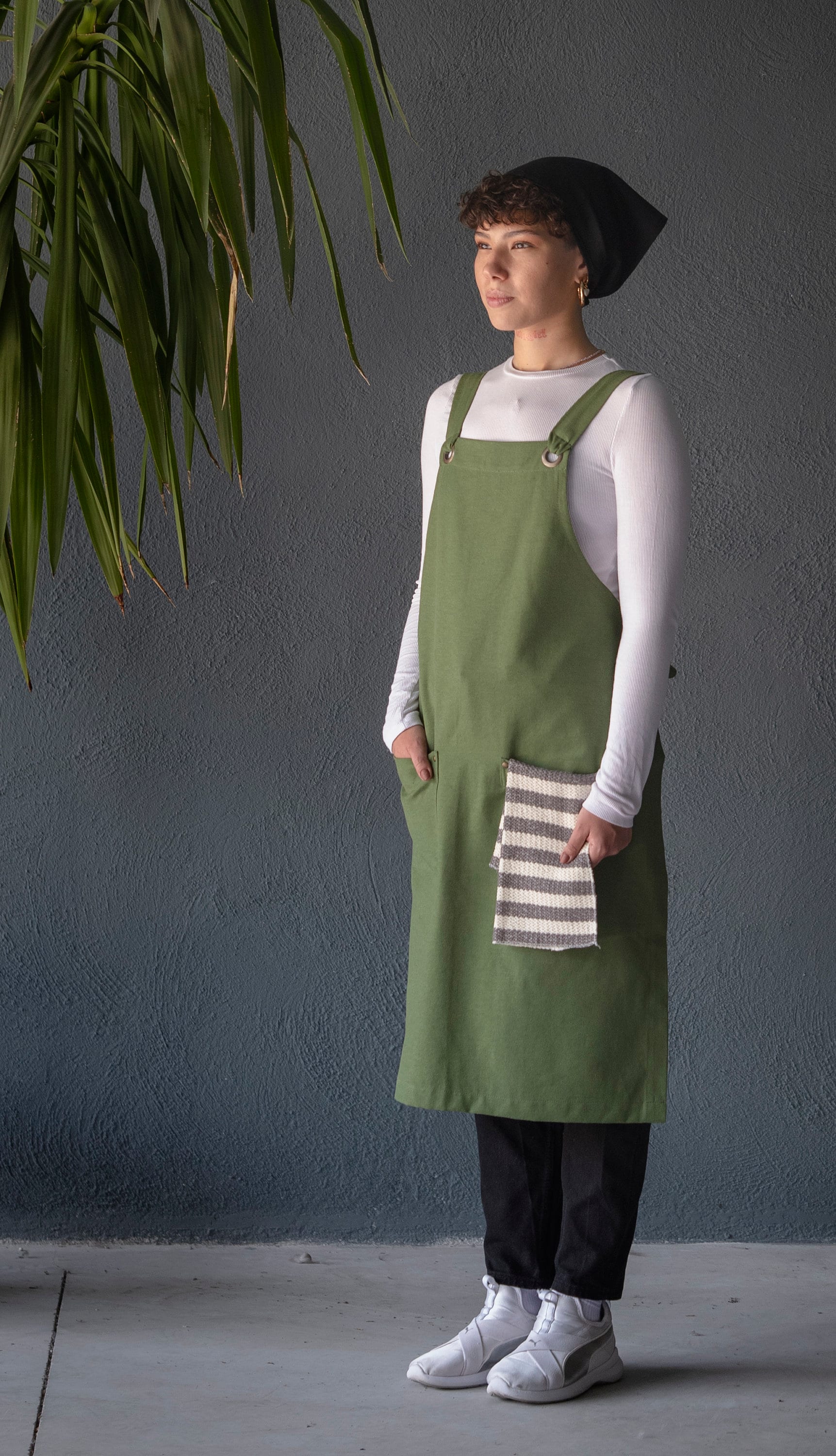 Personalized Cross Back Garden Apron: Water Repellent Cotton Workwear ...