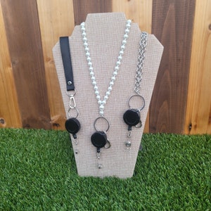 Fidget Badge Clip Happy Face Flower Badge Holder Spinning Unique ...