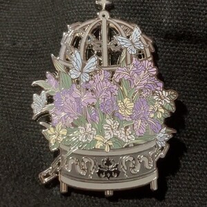 Iris Hard Enamel Pin, Botanical Art, Unique Gift, Gifts for Her - Etsy