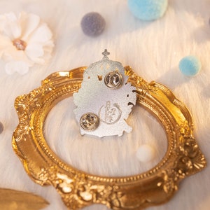 Iris Hard Enamel Pin, Botanical Art, Unique Gift, Gifts for Her - Etsy