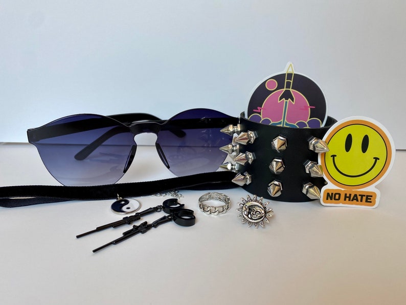 Alt Accessory Box - Etsy