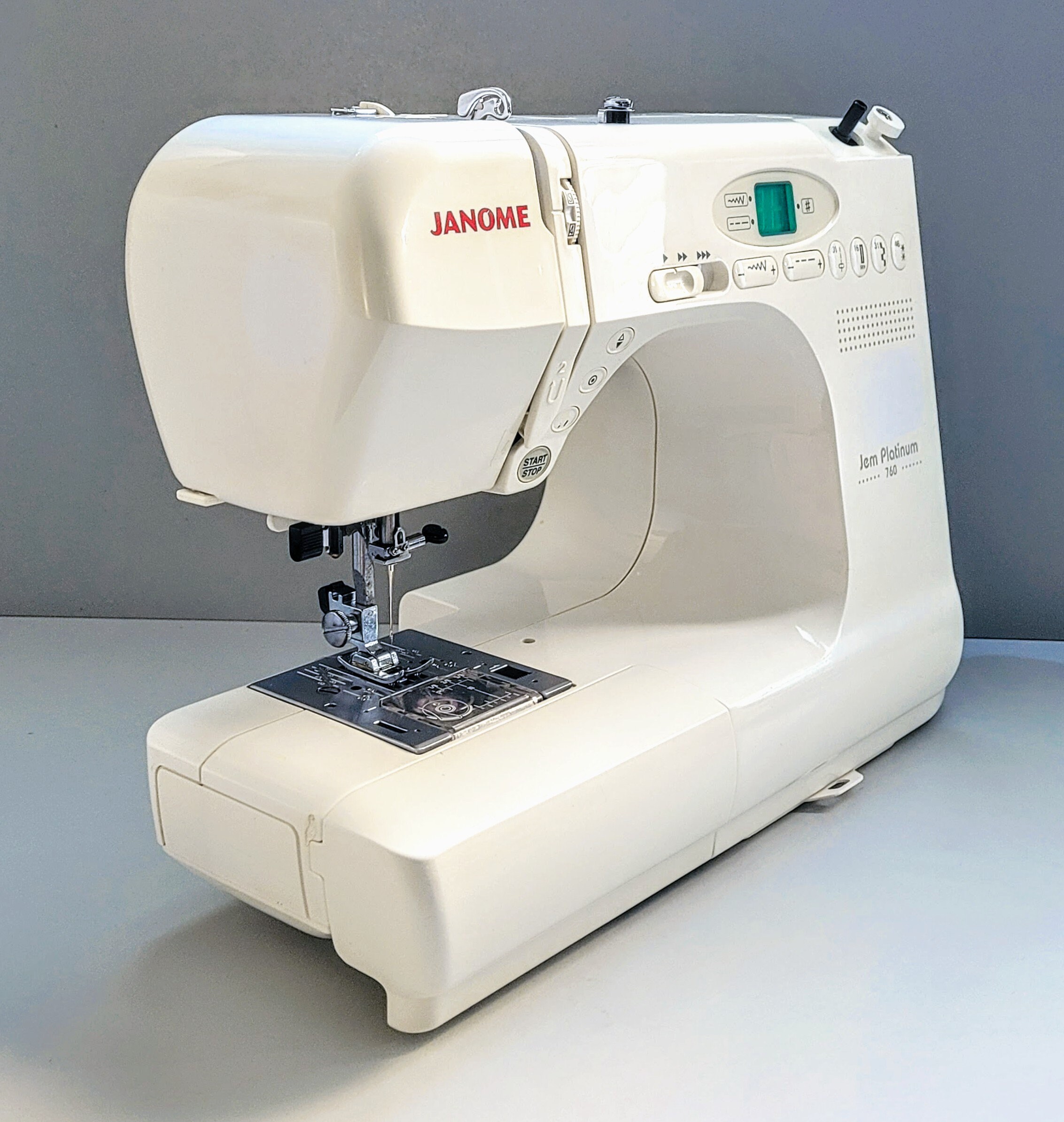 Janome Jem Platinum JP760 Ultra-portable Computerized Sewing Machine by ...