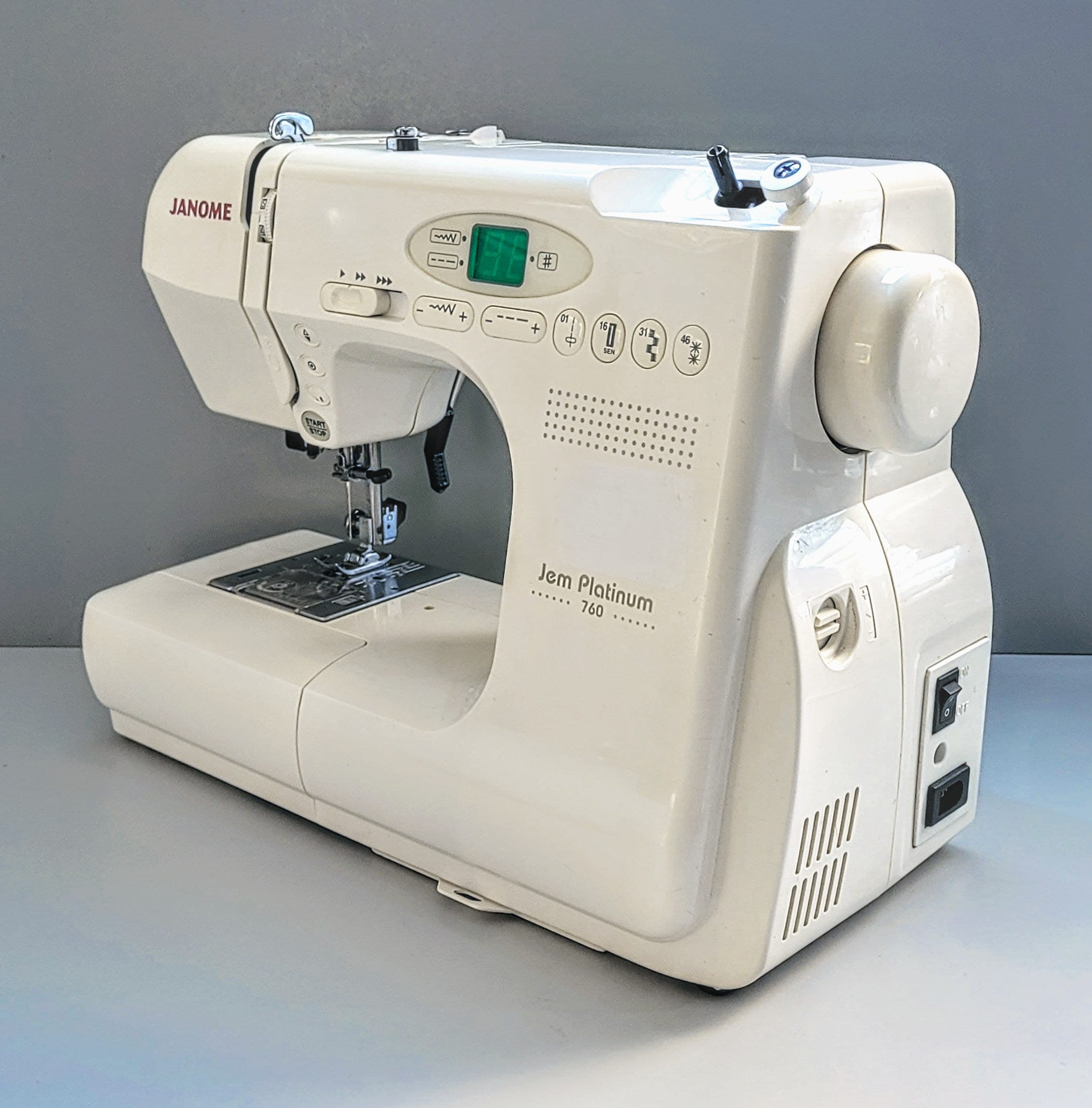 Janome Jem Platinum JP760 Ultra-portable Computerized Sewing Machine by ...