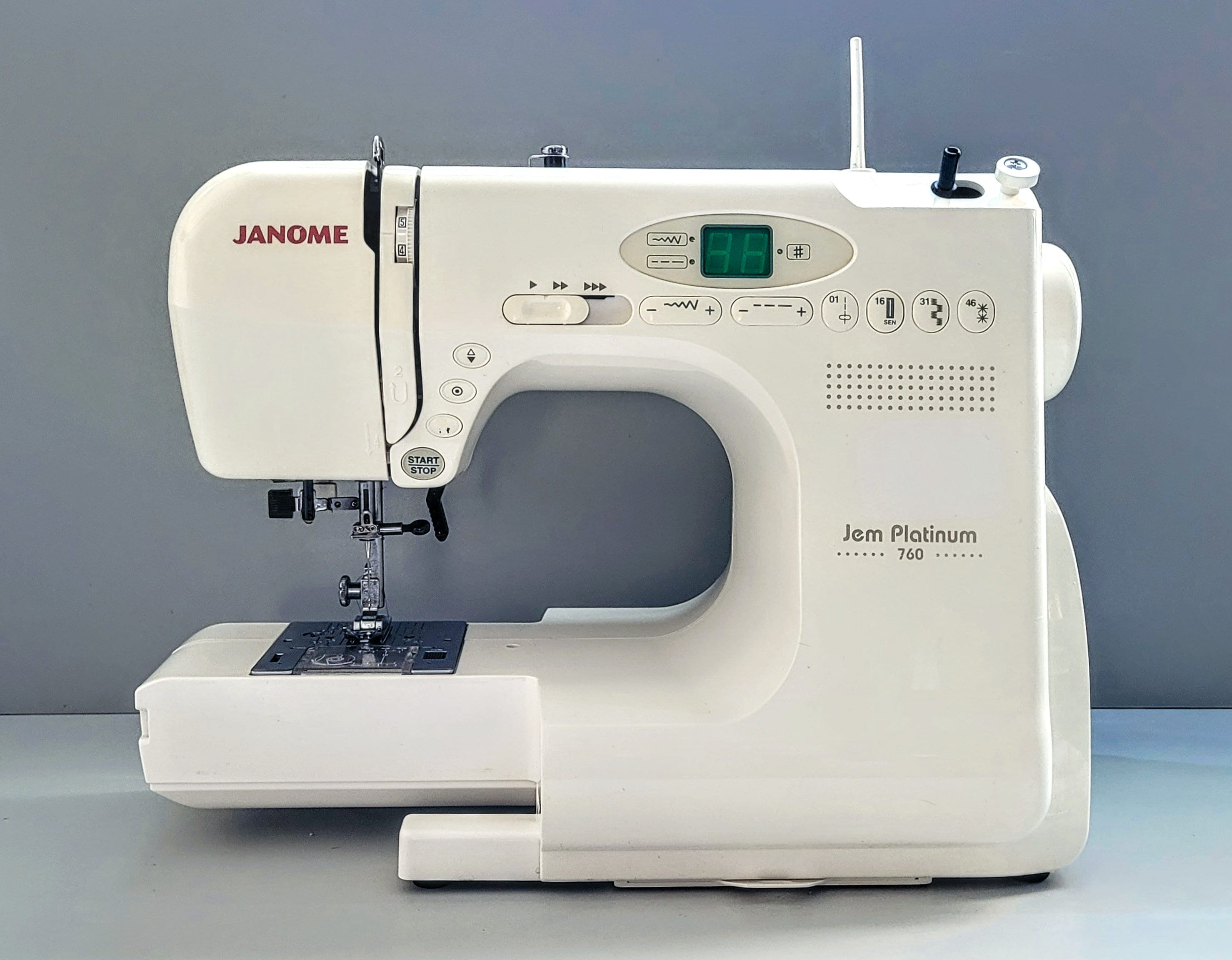 Janome Jem Platinum JP760 Ultra-portable Computerized Sewing Machine by ...
