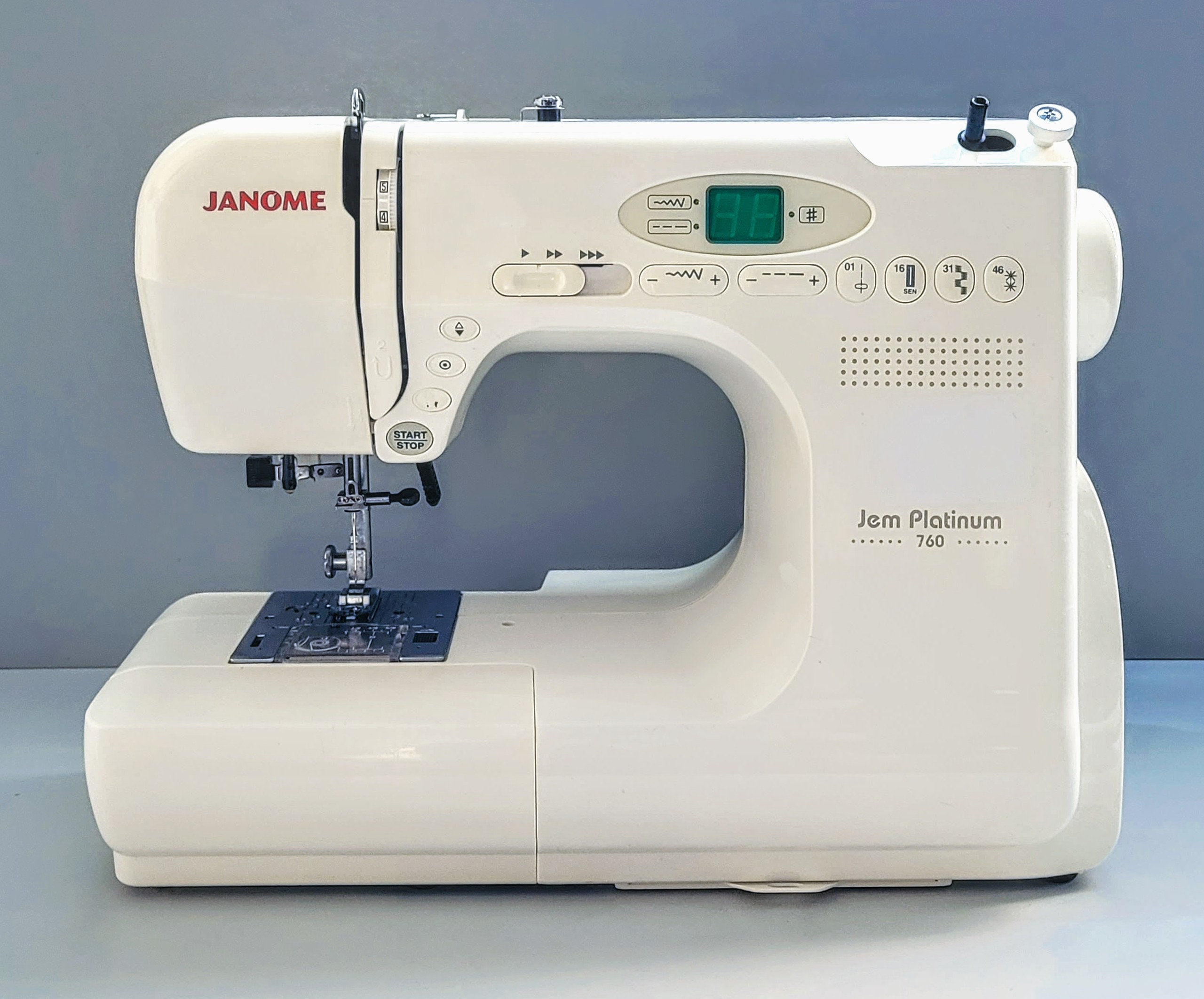 Janome Jem Platinum JP760 Ultra-portable Computerized Sewing Machine by ...