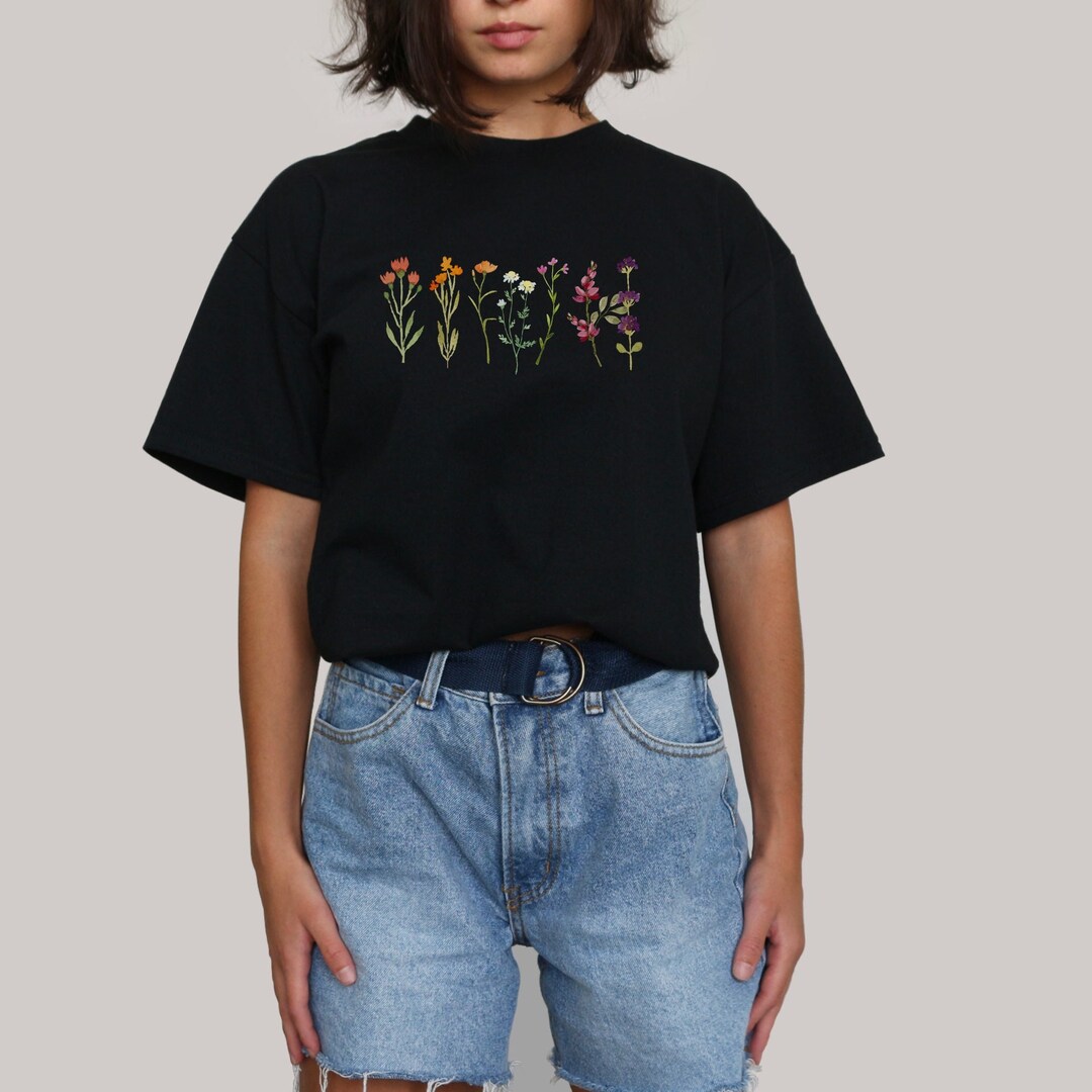 LESBIAN WILDFLOWER TSHIRT, Subtle Lesbian Pride Shirt, Lesbian ...