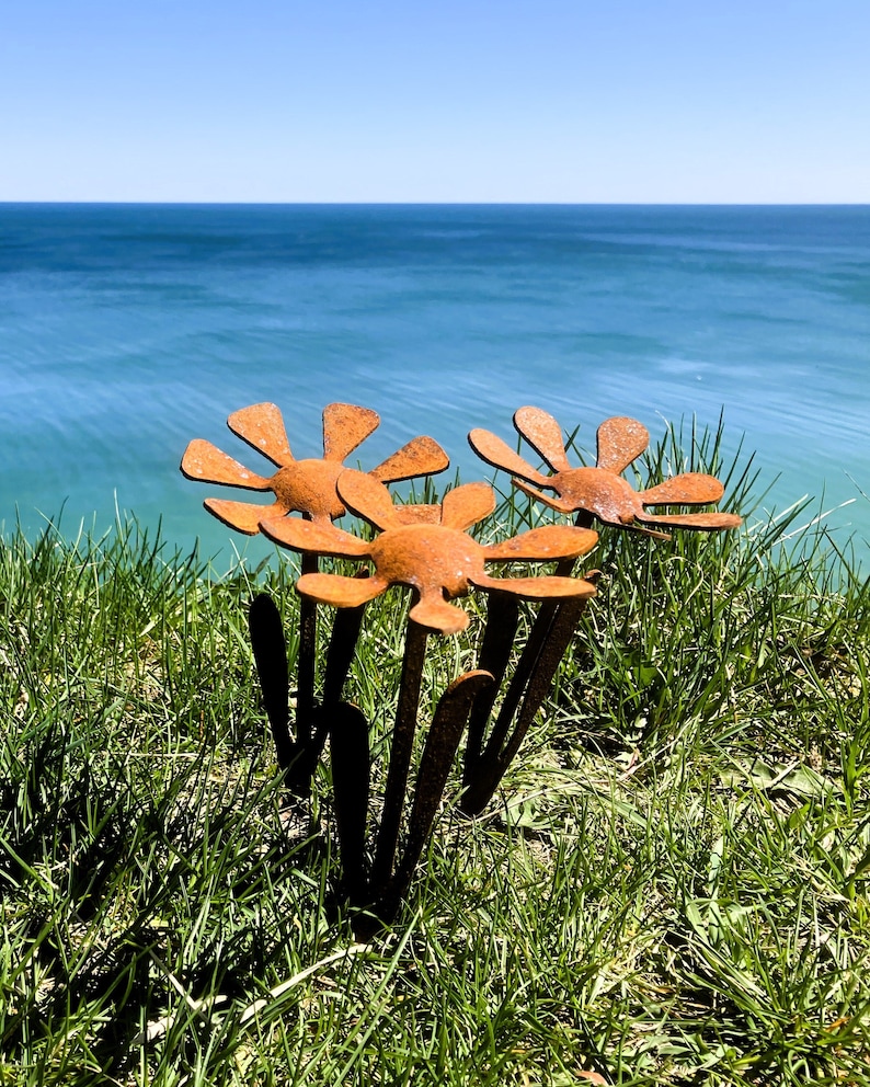 Rustic Metal Garden Flowers - Set of 3 - Unique Handmade Outdoor Garden ...