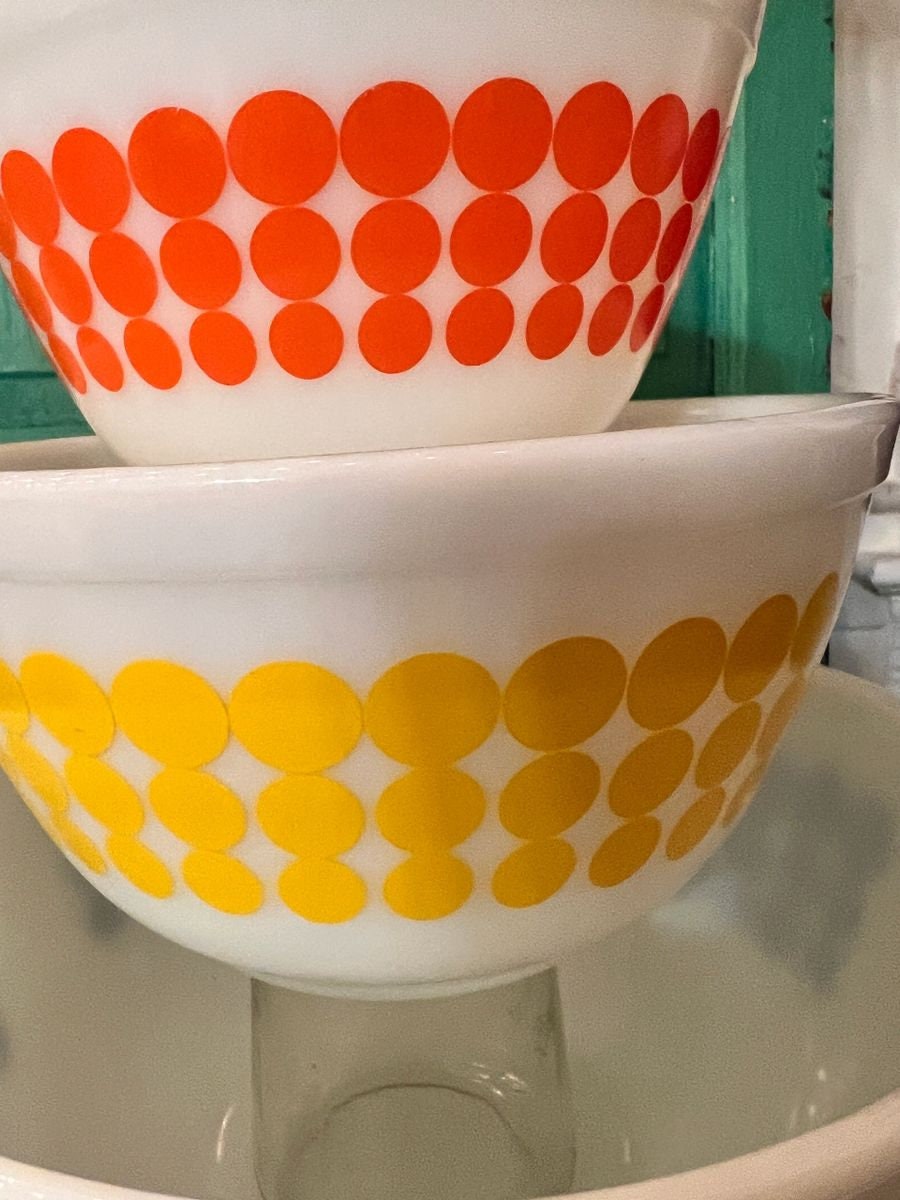 Pyrex Dots Mixing Bowl Set HTF - Etsy