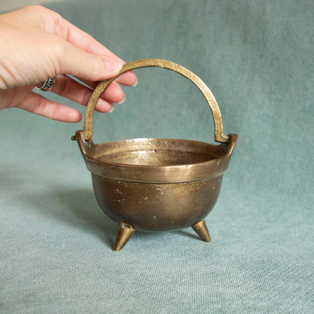 Vintage Cauldron, Brass Ritual Offering Bowl, Witch Spell Pot, Home ...