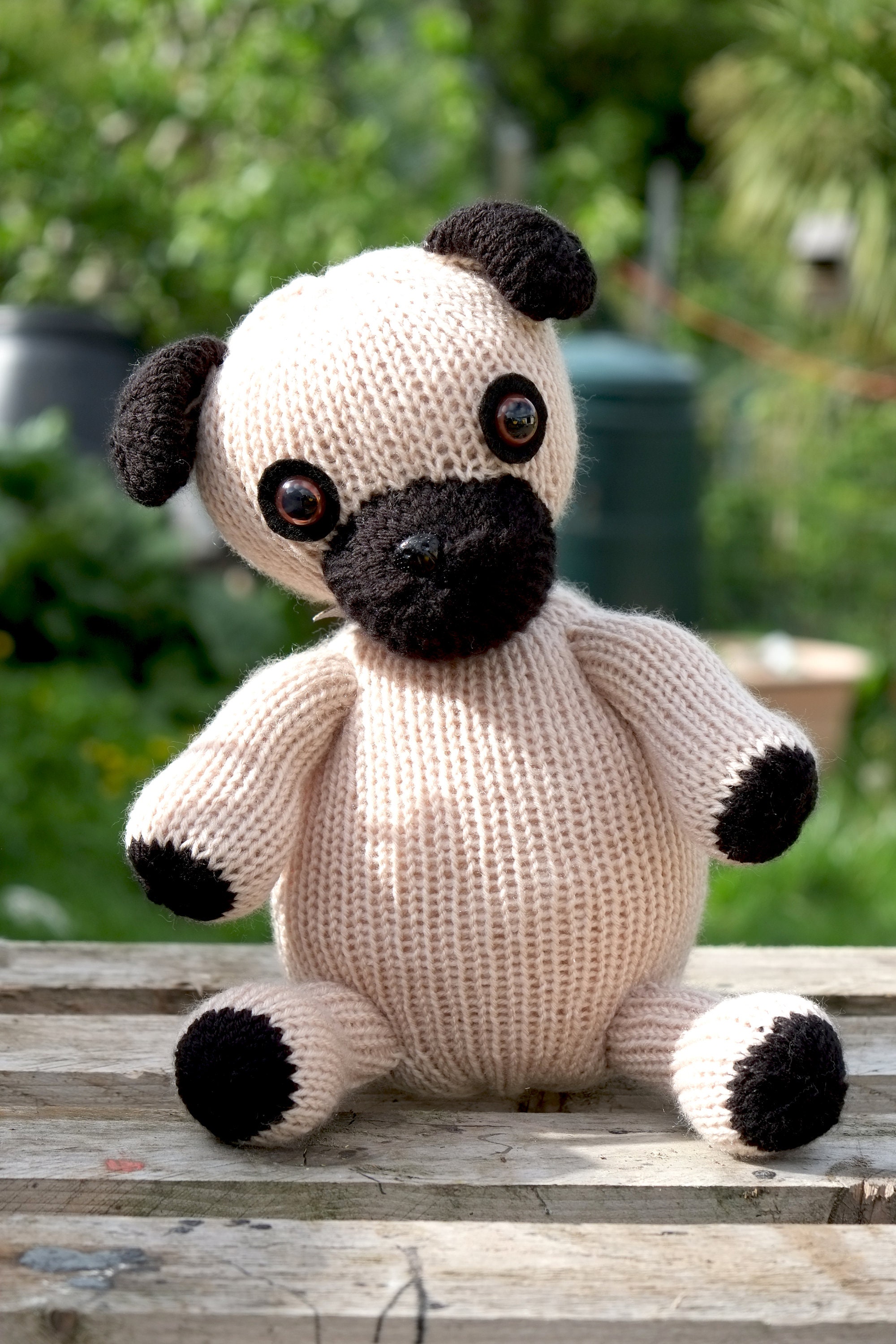Charlie Pug Dog - Circular Knitting Machine PDF Pattern - Addi & Sentro ...
