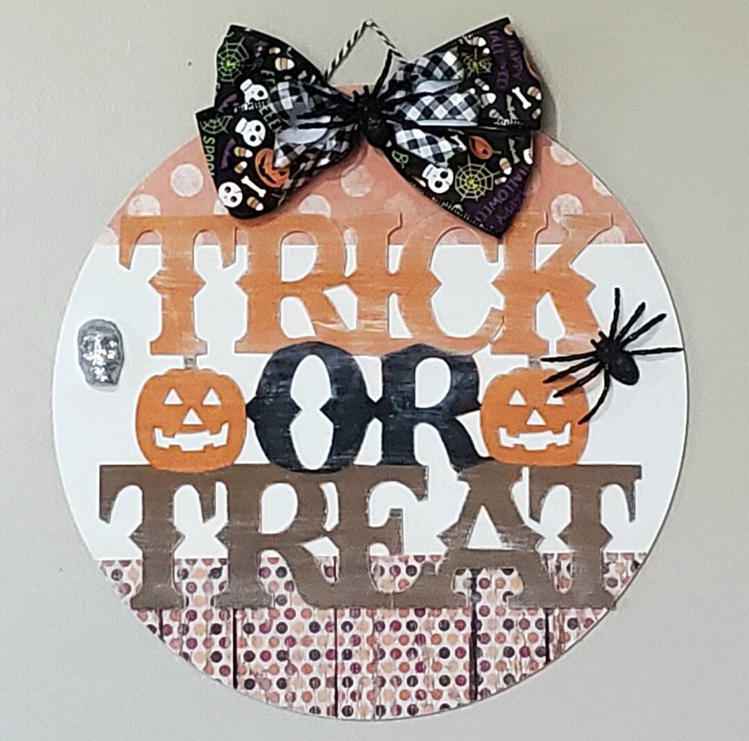 Trick or Treat Round Wood Door Hanger Wreath - Etsy
