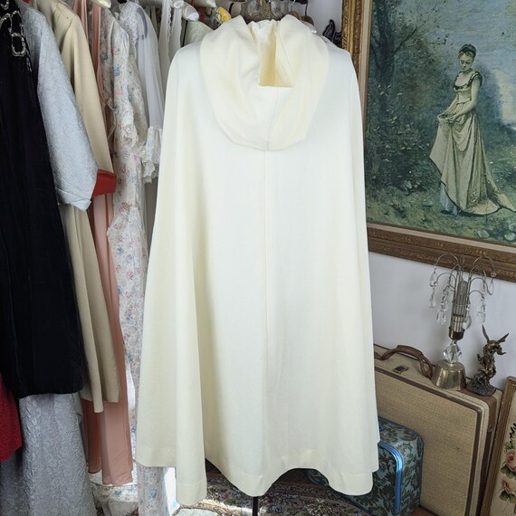 Vintage Cream Cape from the 1970s - Gem