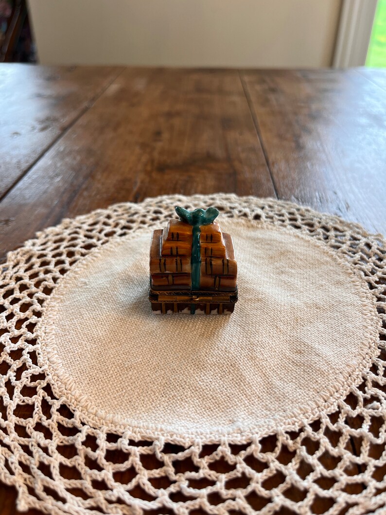 Vintage Stack of Books Limoges, Hand Painted Porcelain Trinket Box ...