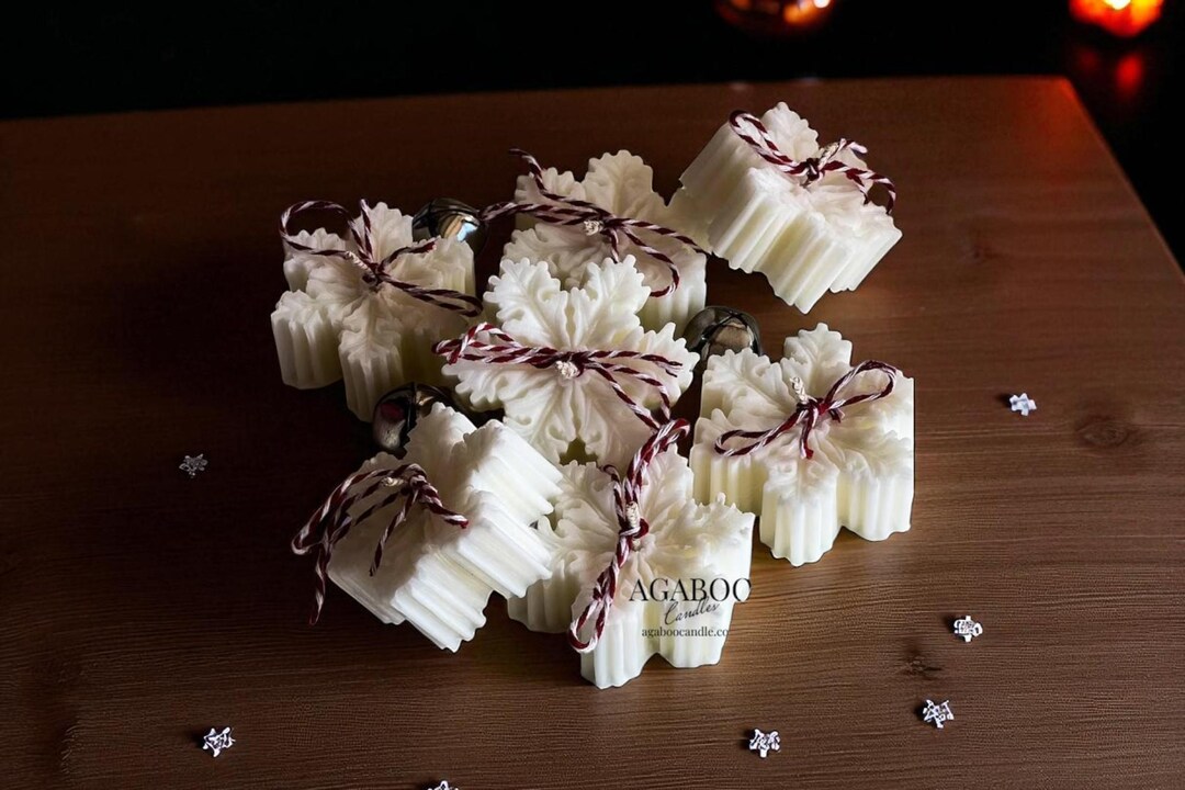 Charming Snowflake Christmas Candle for Cozy Winter Nights - Festive ...