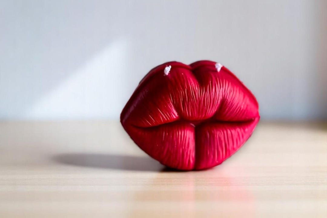 Sculptural Lips Candle - Valentine's Day Candle Gift - Decorative ...