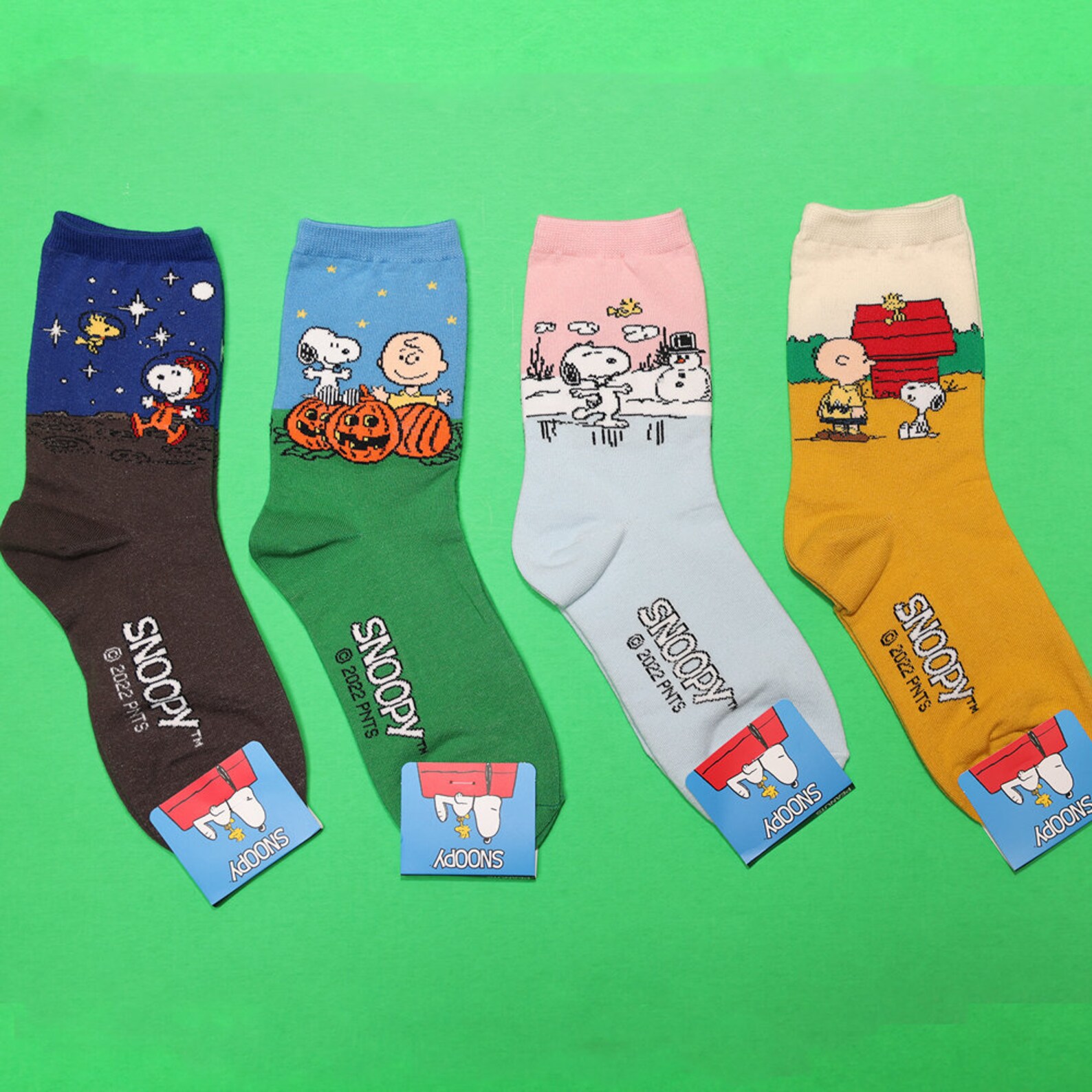 Snoopy&friends Peanuts Official Holiday Christmas Crew Socks - Etsy