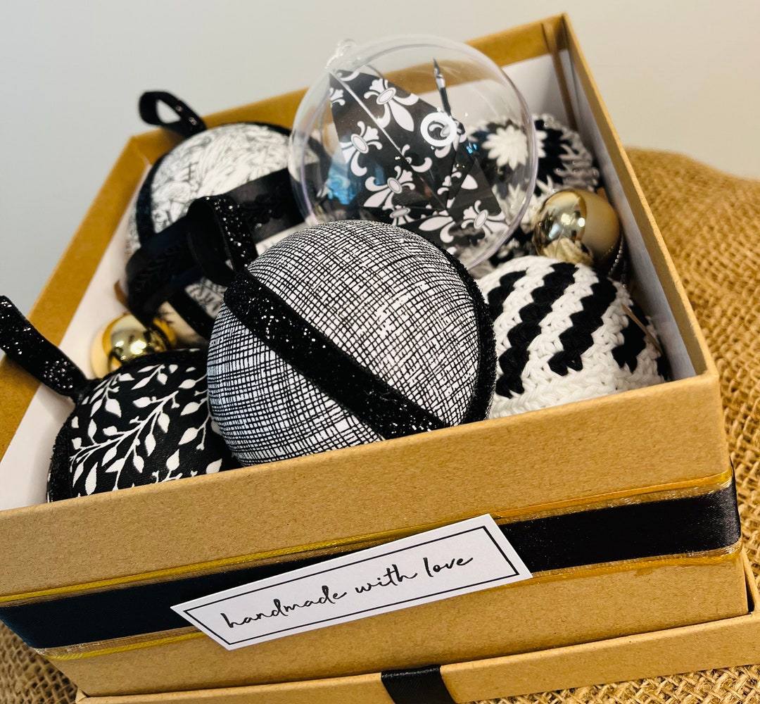Vintage Black & White Christmas Bauble Pack - Etsy