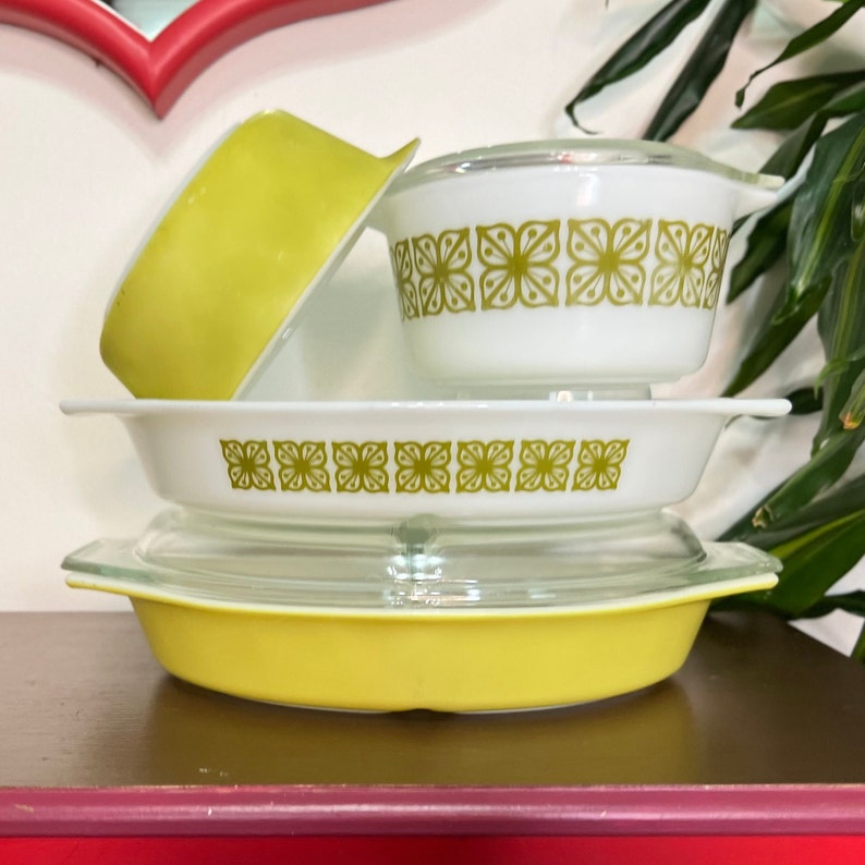 Vintage Pyrex Verde Casserole Dishes: Green Square Flower Set of 4 - Etsy