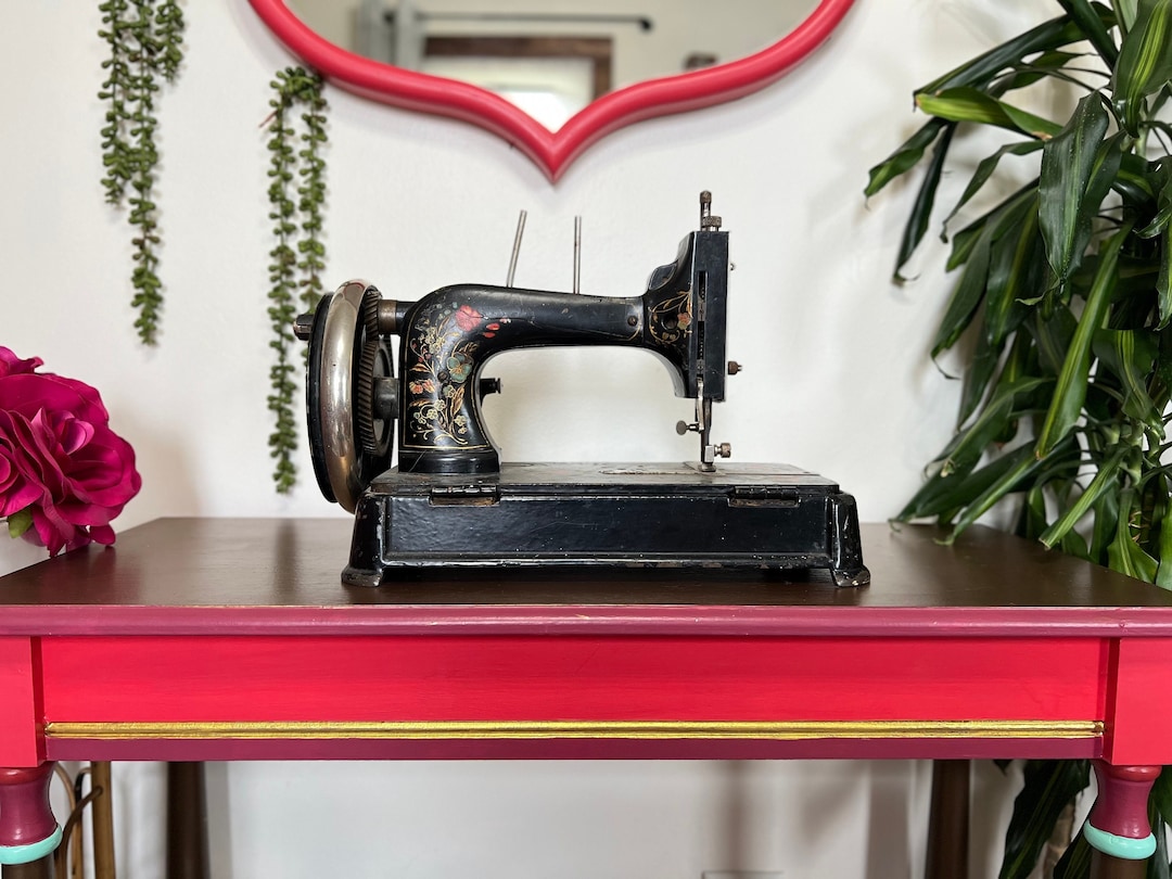 Antique 1920s Vesta Saxonia Sewing Machine: Floral Hand Painted Decor ...