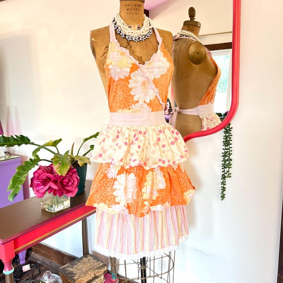 Vintage Tiered Diner Apron, Floral Farmhouse Kitchen - Gem