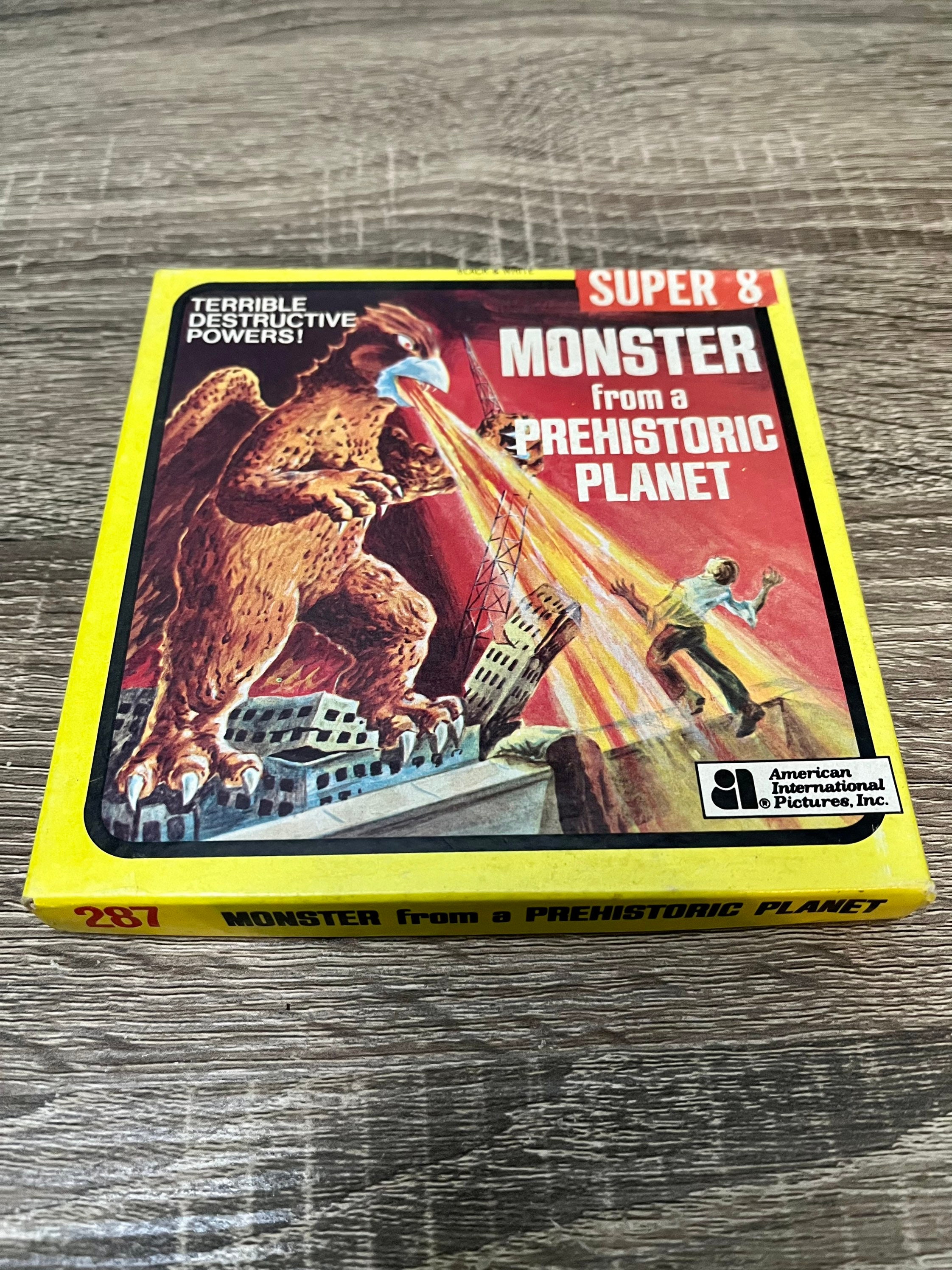 Super 8 Monster