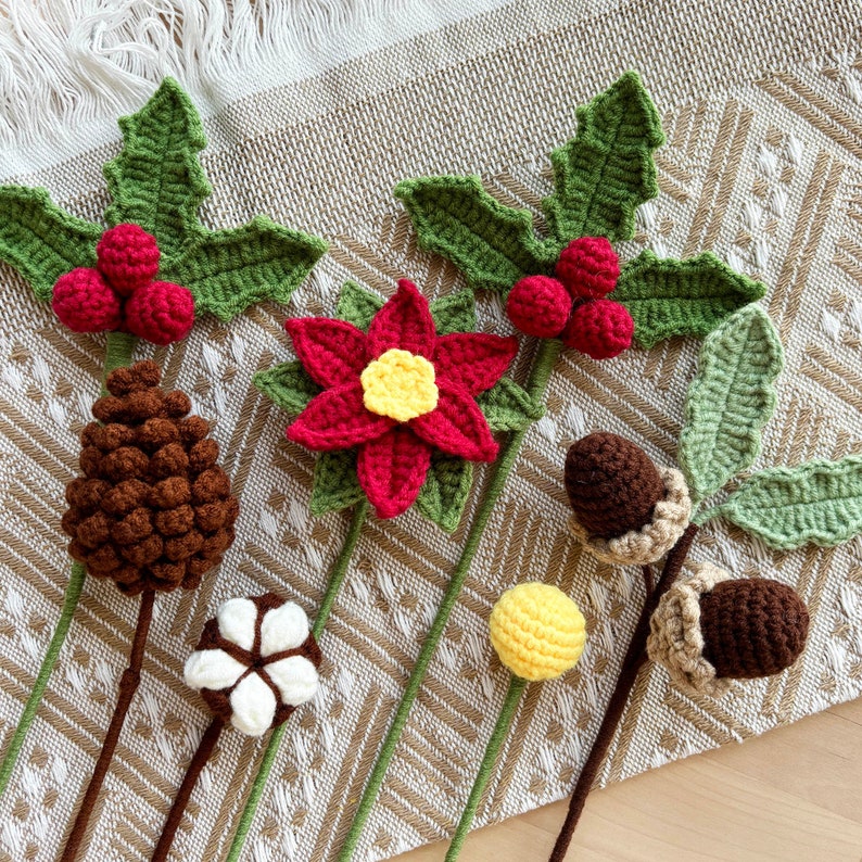 Christmas Bouquet Crochet Pattern: Poinsettia, Holly Leaf, Pinecones ...